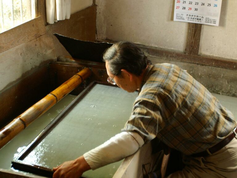 Washi craftsmanship of traditional Japanese hand-made paper - ICH NGO Forum
